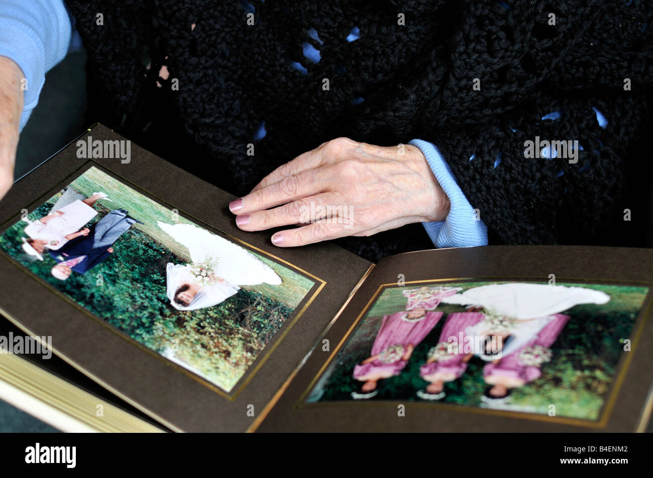 Reminiscing hi-res stock photography and images - Alamy