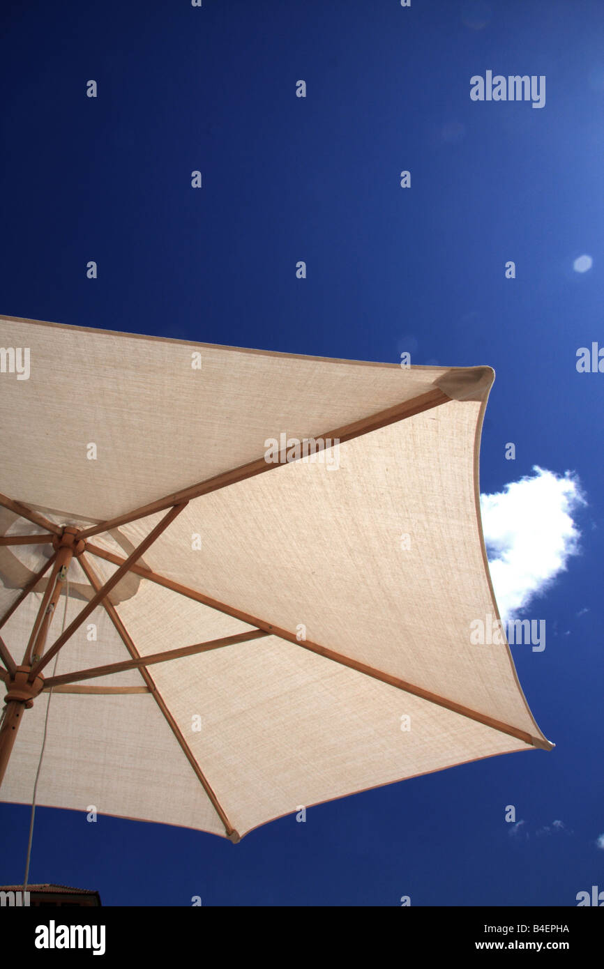 Strong sun and shade hi-res stock photography and images - Alamy