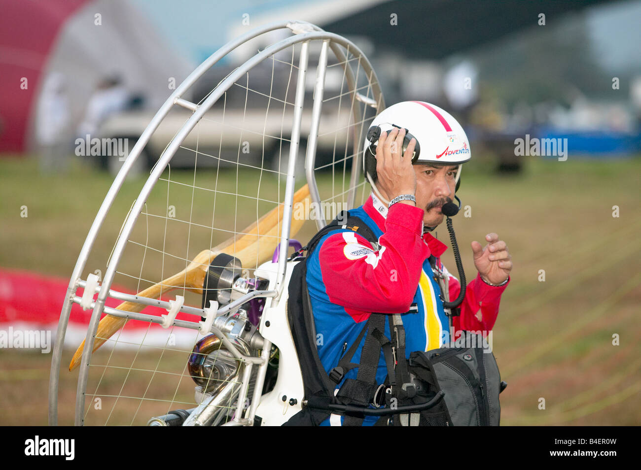 Paramotor pilot prepares to take off Stock Photo - Alamy
