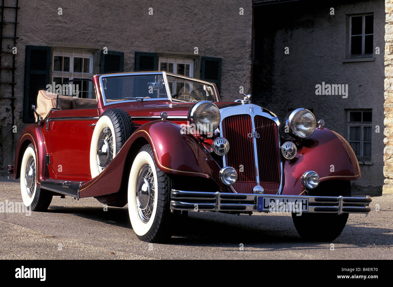 Horch 853 A convertible, model year 1938, ruby colored, standing ...