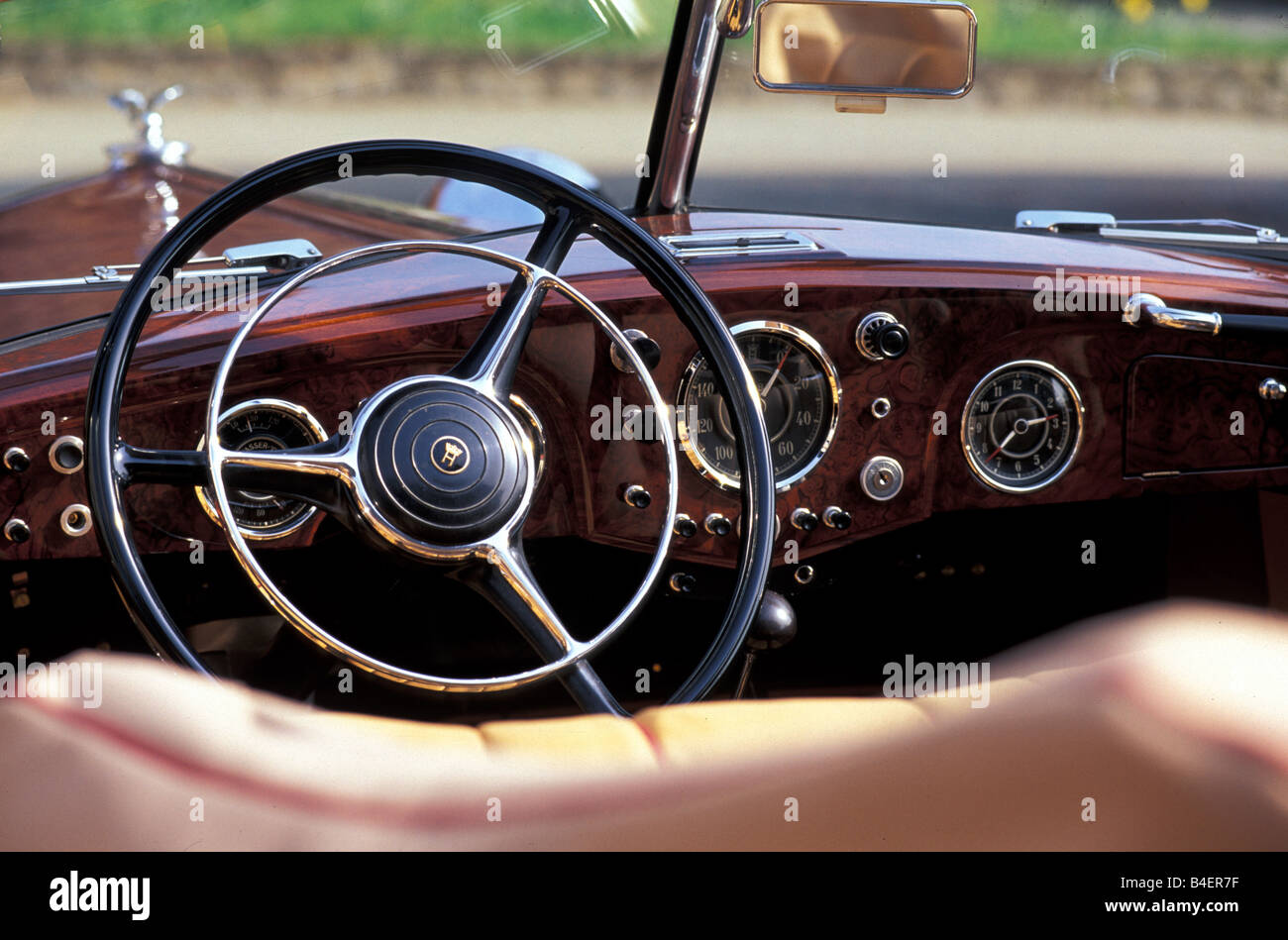 Horch 853 A convertible, model year 1938, ruby colored, interior ...