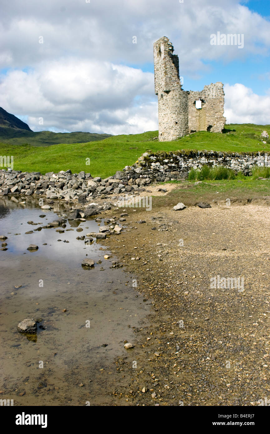 Ardvreck Castle in Inchnadamph, along the road from Ullapool to Durness ...