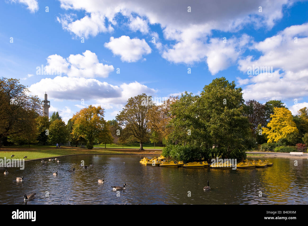 Regents park autumn hi-res stock photography and images - Alamy