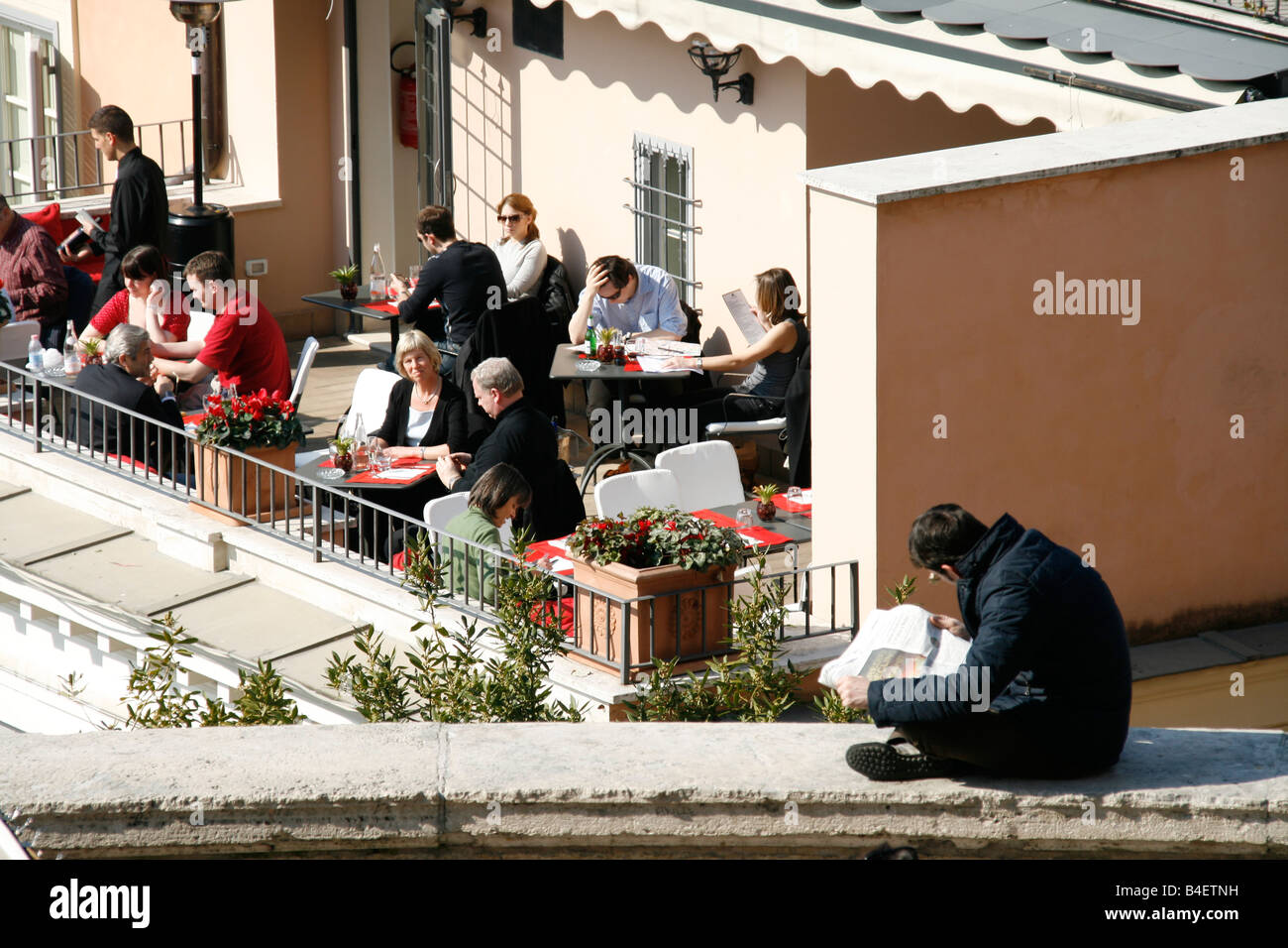 people in restaurant overlooking the spanish steps, rome Stock Photo ...