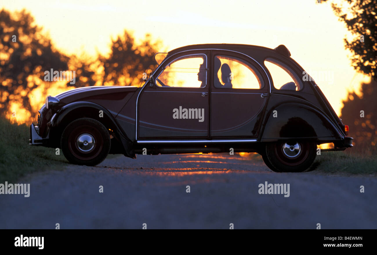 Red citroen 2 cv car hi-res stock photography and images - Alamy