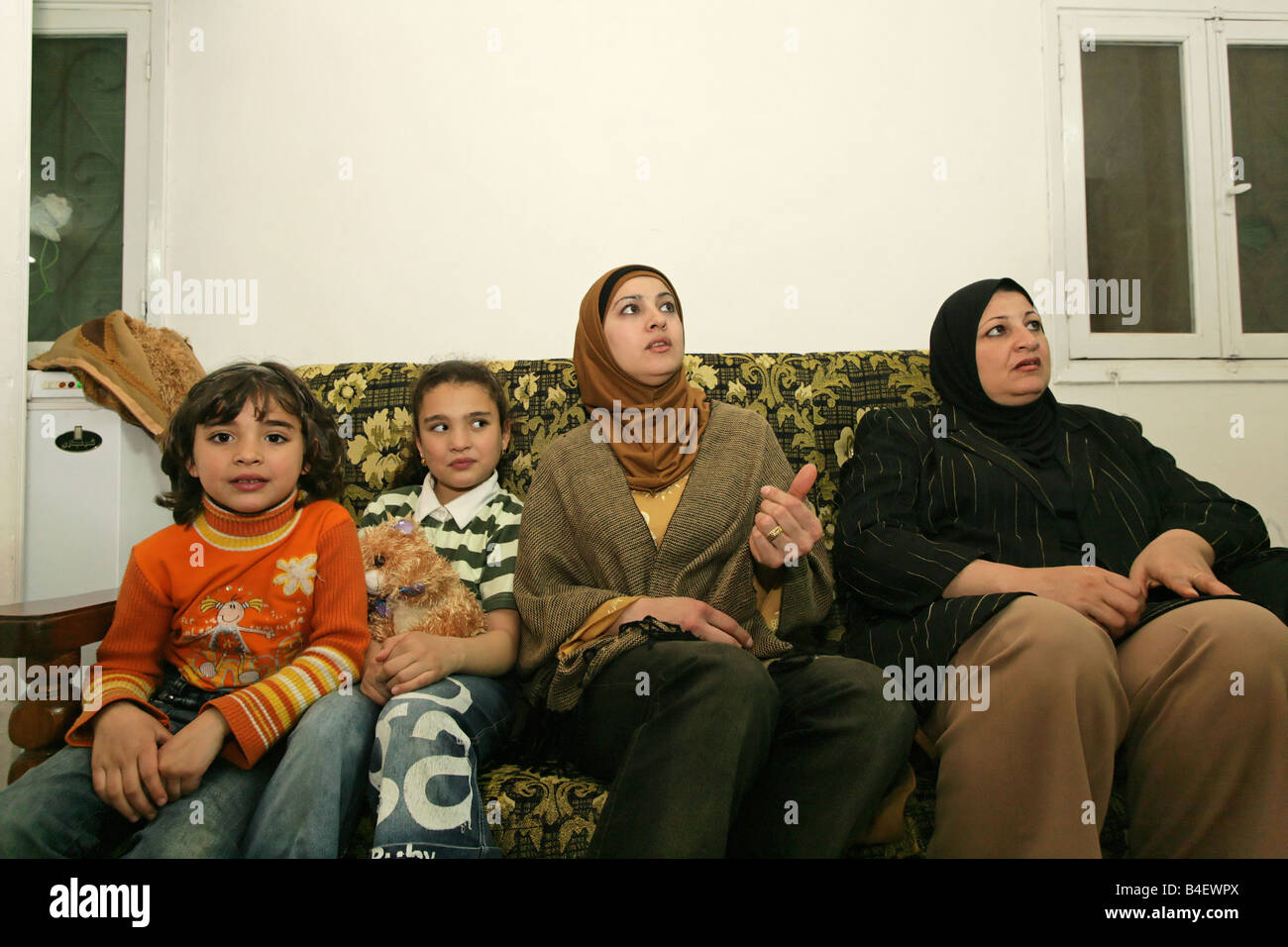 Iraqi girls and women hi-res stock photography and images - Alamy
