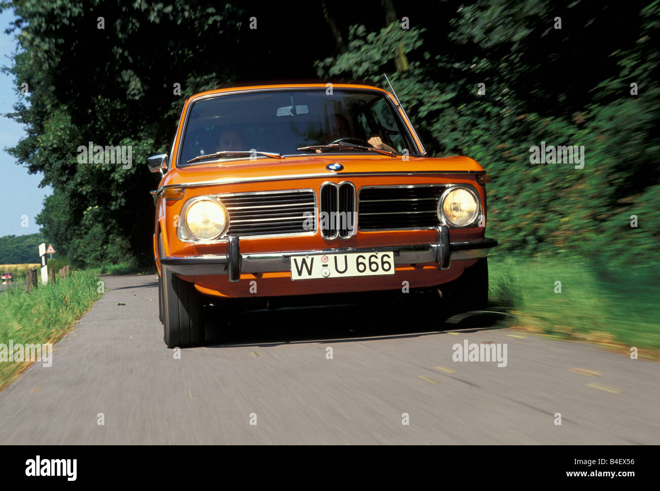 Car, BMW 2002 tii, sedan, medium-class, medium-sized, vintage car ...