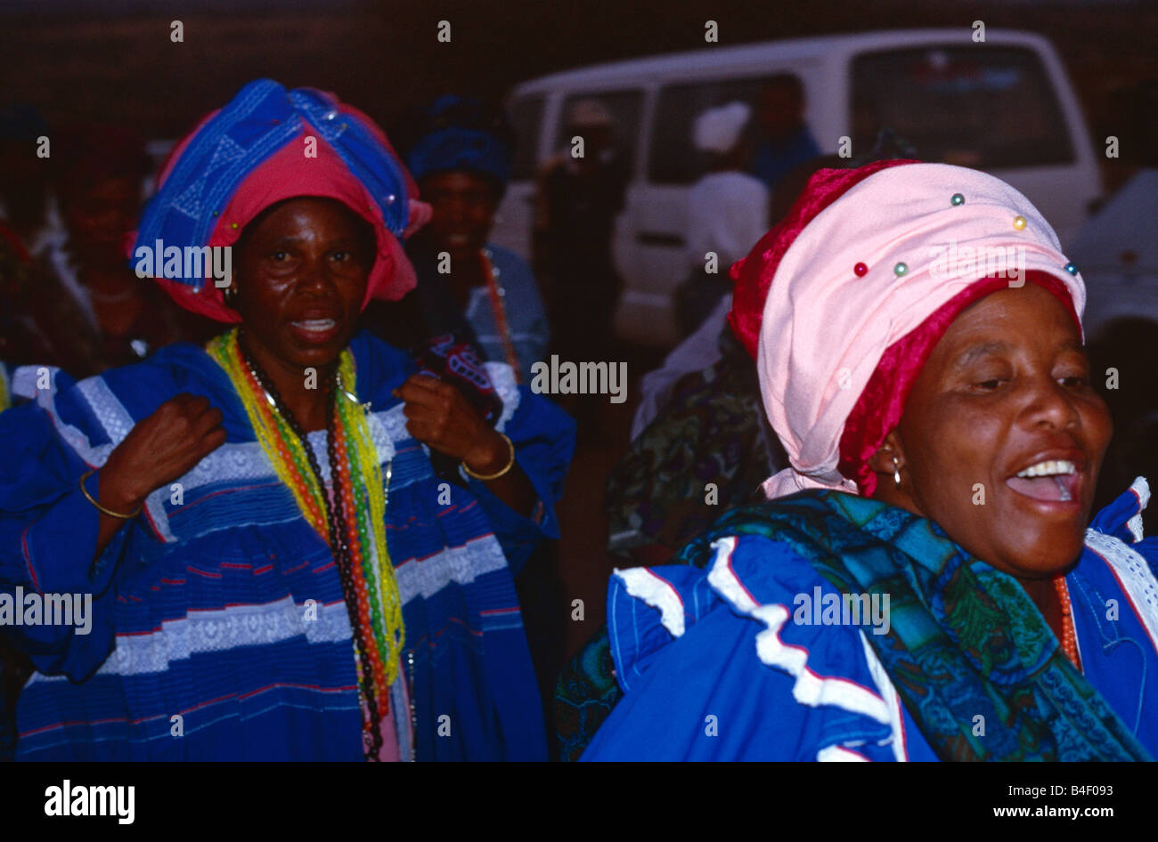 Women in rural South Africa Stock Photo - Alamy