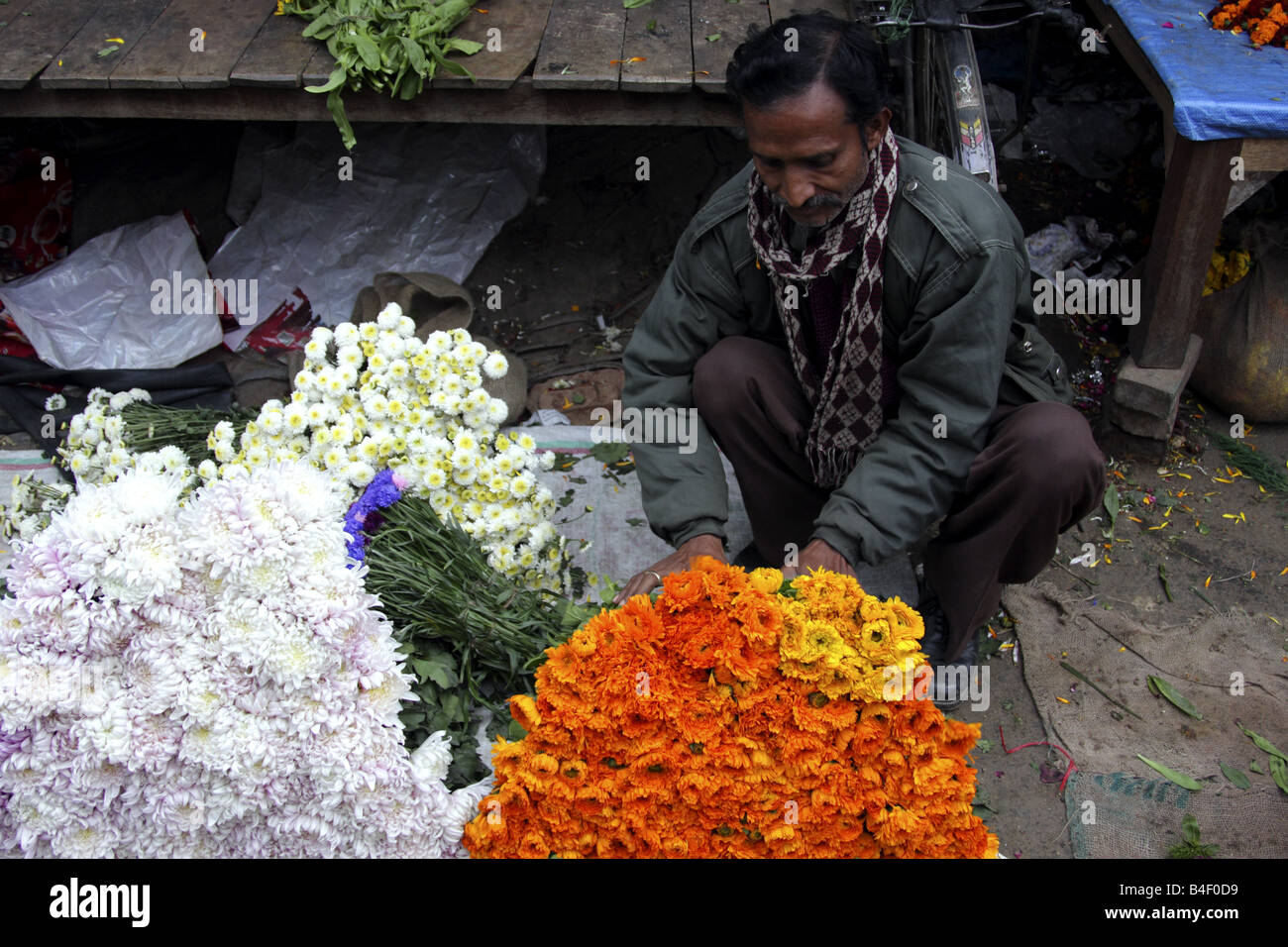 FLOWER VENDORS IN DELHI INDIA Stock Photo - Alamy