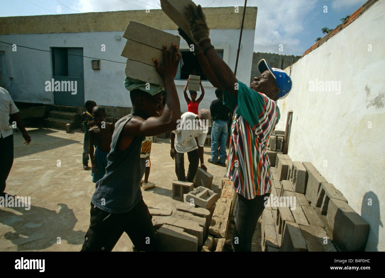 Angola construction site hi-res stock photography and images - Alamy
