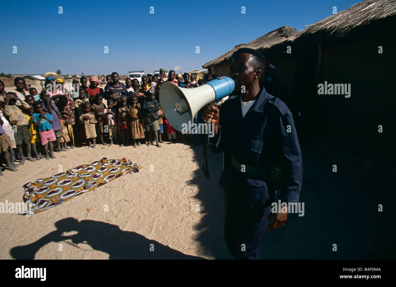 Landmine awareness at a displaced people's camp in war-ravaged Angola ...