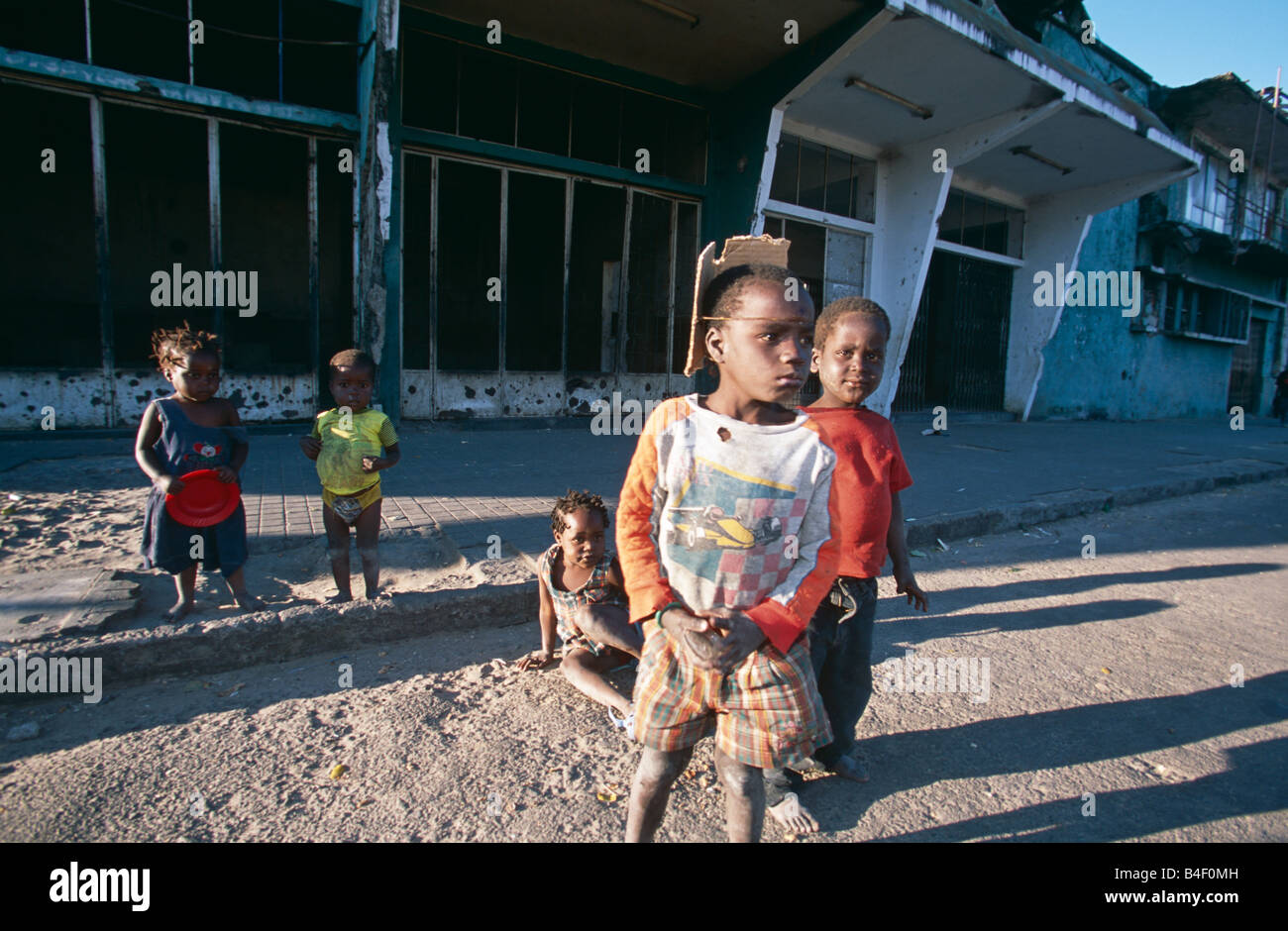 Angola angolan poor poverty hi-res stock photography and images - Alamy