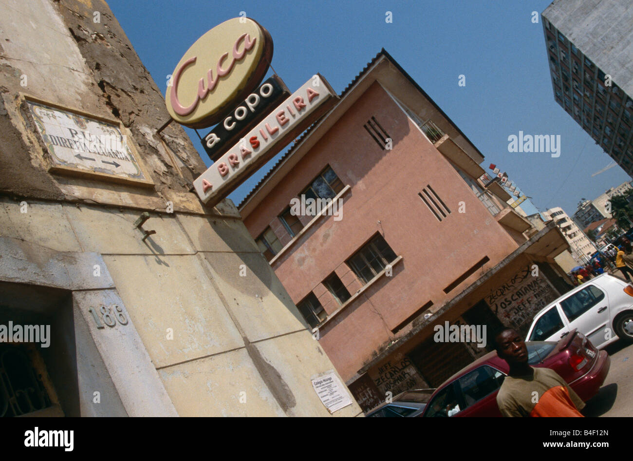 Street scene in luanda angola hi-res stock photography and images - Alamy