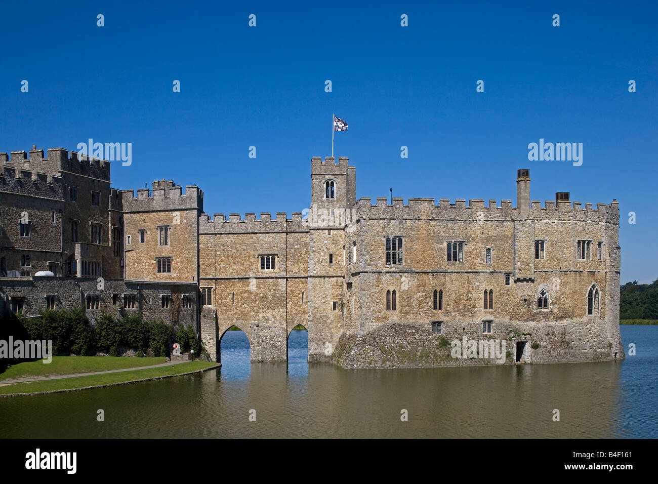 Leeds Castle 13th Century Roman Stock Photos & Leeds Castle 13th ...