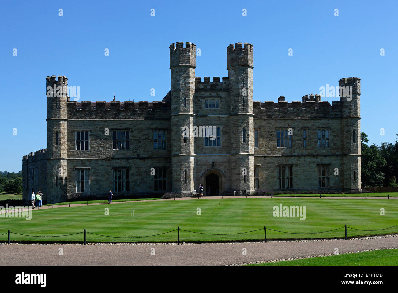 Leeds Castle 13th century roman style Victorian pastiche restored in ...