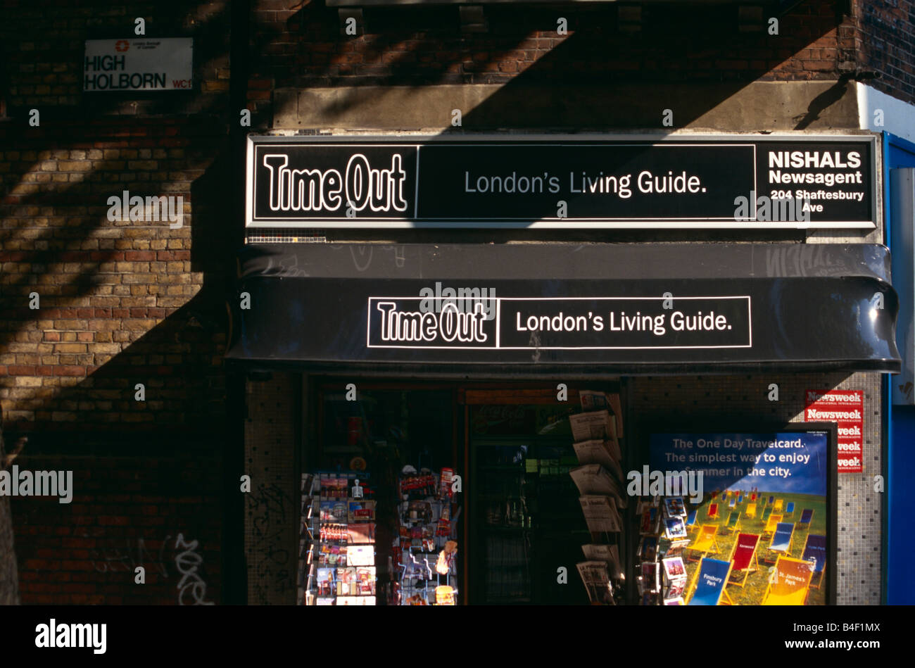 Newsagent london hi-res stock photography and images - Alamy