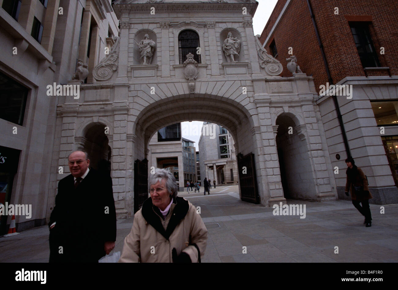 The reinstalled Temple Bar gateway in Paternoster Square, London Stock ...