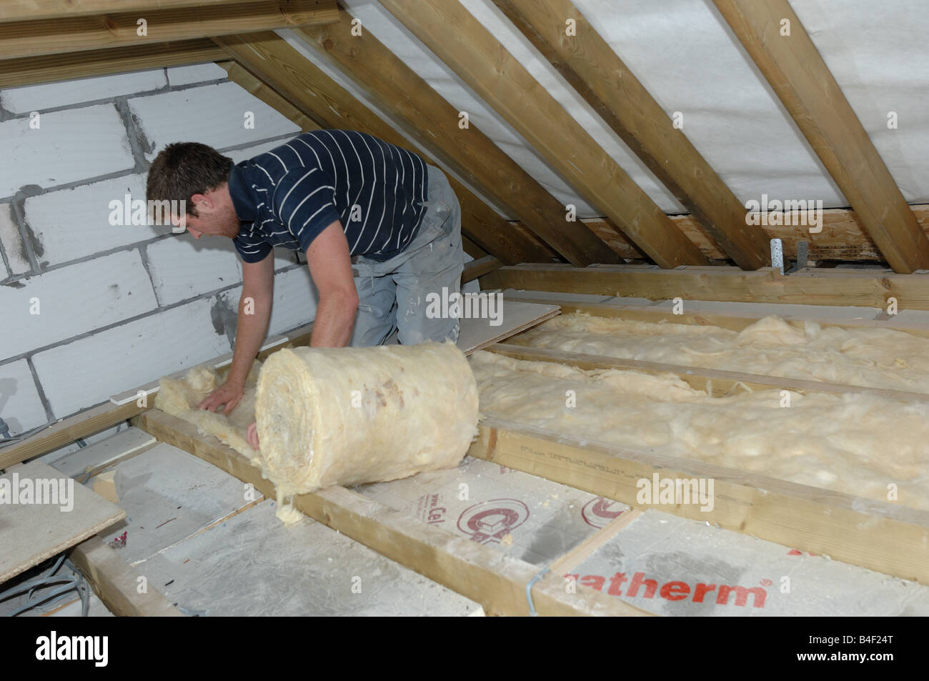 Loft insulation hi-res stock photography and images - Alamy