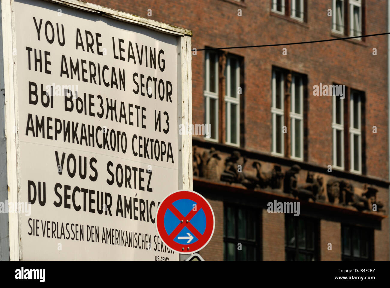 Checkpoint Charlie crossing point between east and west Berlin during ...