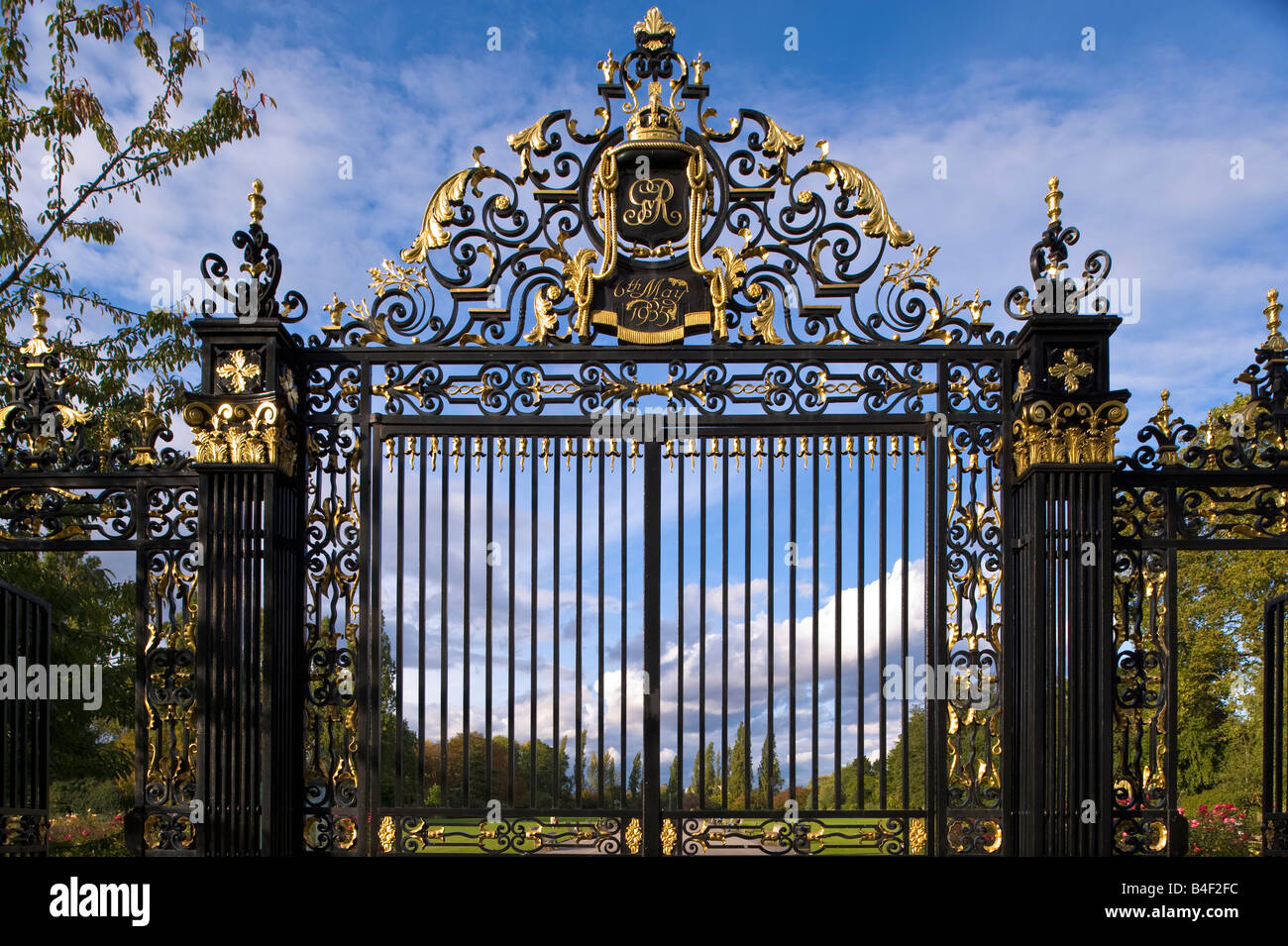 Jubilee Gates Regents Park London NW1 United Kingdom Stock Photo - Alamy