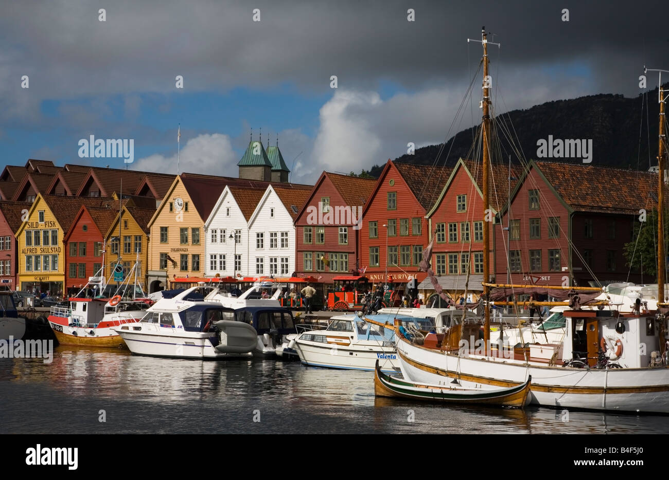 Iconic buildings bergen hi-res stock photography and images - Alamy