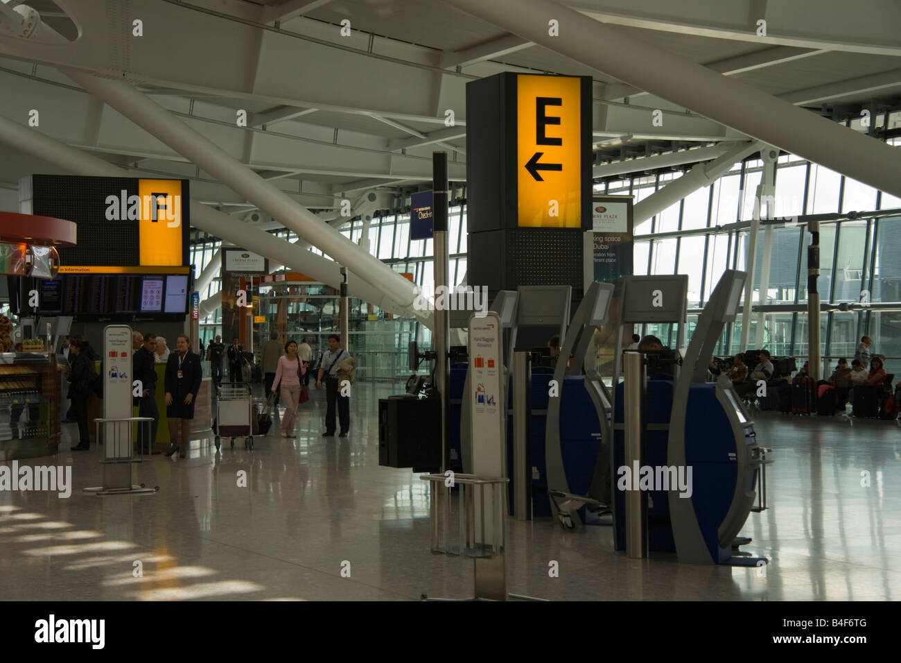 Inside terminal five heathrow airport hi-res stock photography and ...