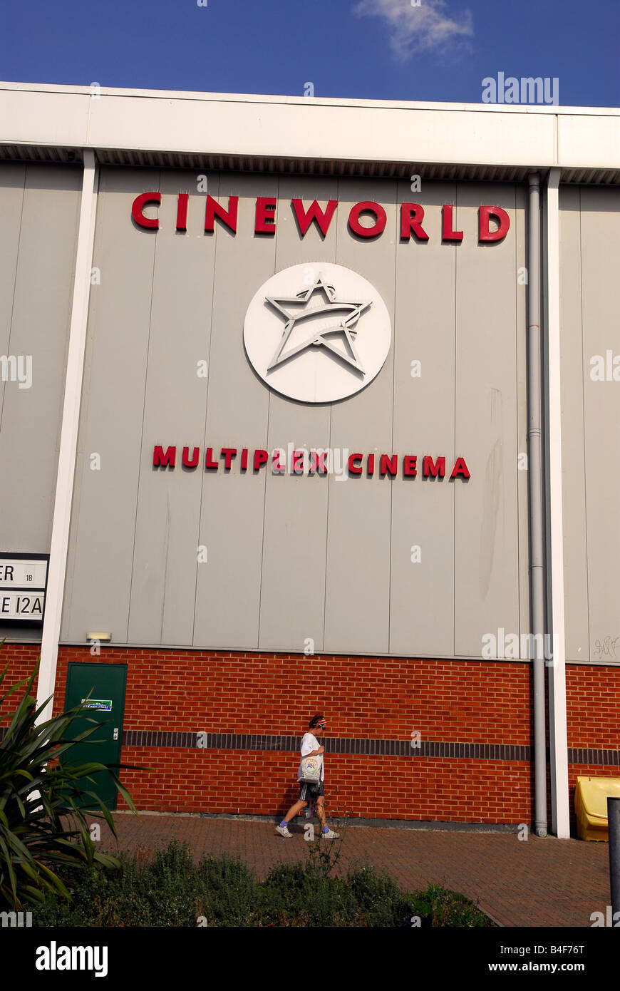 Cineworld logo hi-res stock photography and images - Alamy
