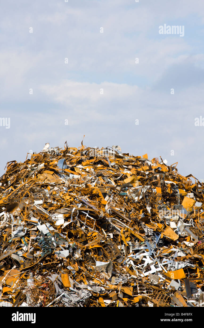 Scrap metal pile hi-res stock photography and images - Alamy