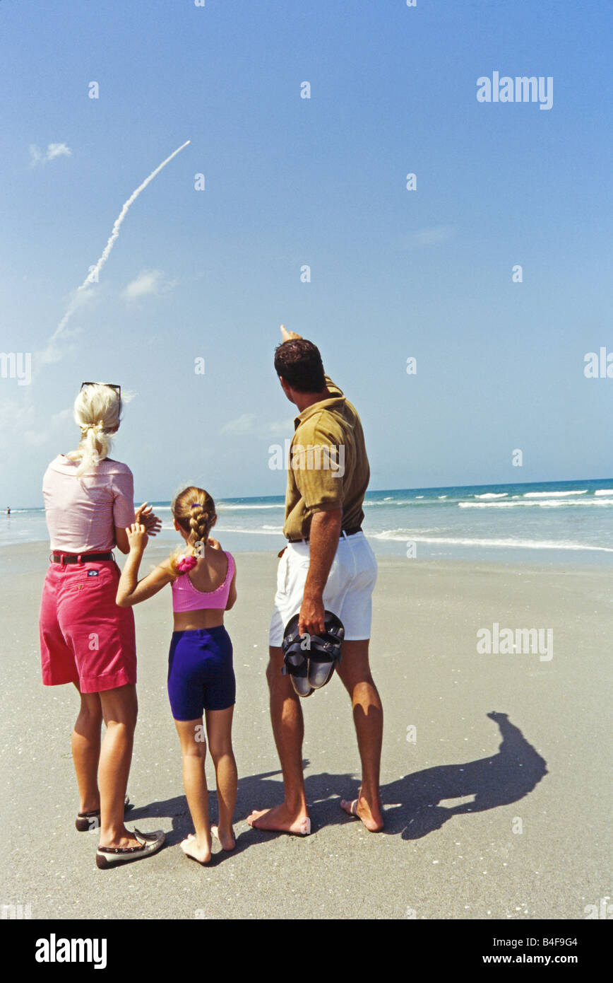 Shuttle launch hi-res stock photography and images - Alamy