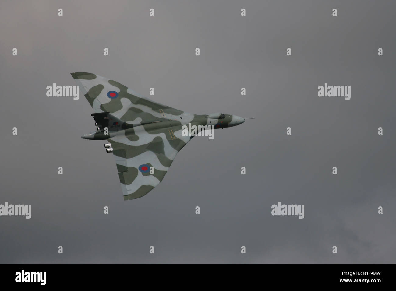 Vulcan bomber flight top hi-res stock photography and images - Alamy
