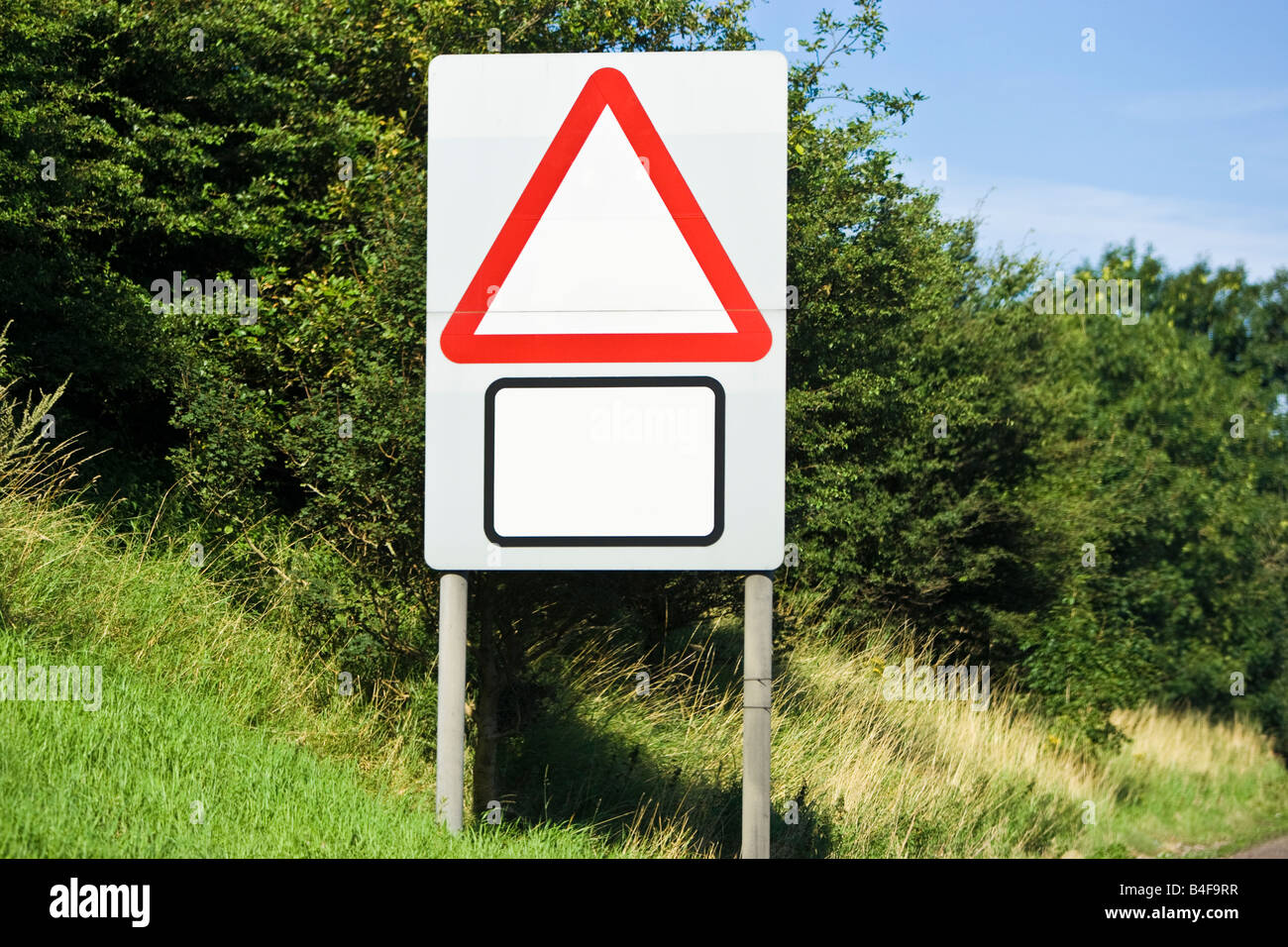 Road sign blank triangle hi-res stock photography and images - Alamy