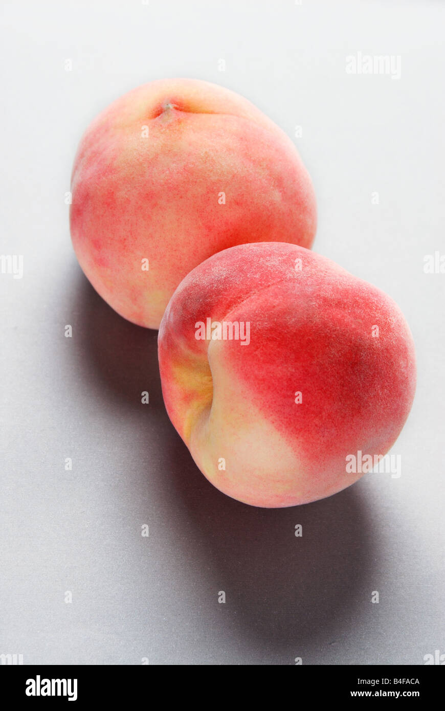 Peach fruit hi-res stock photography and images - Alamy