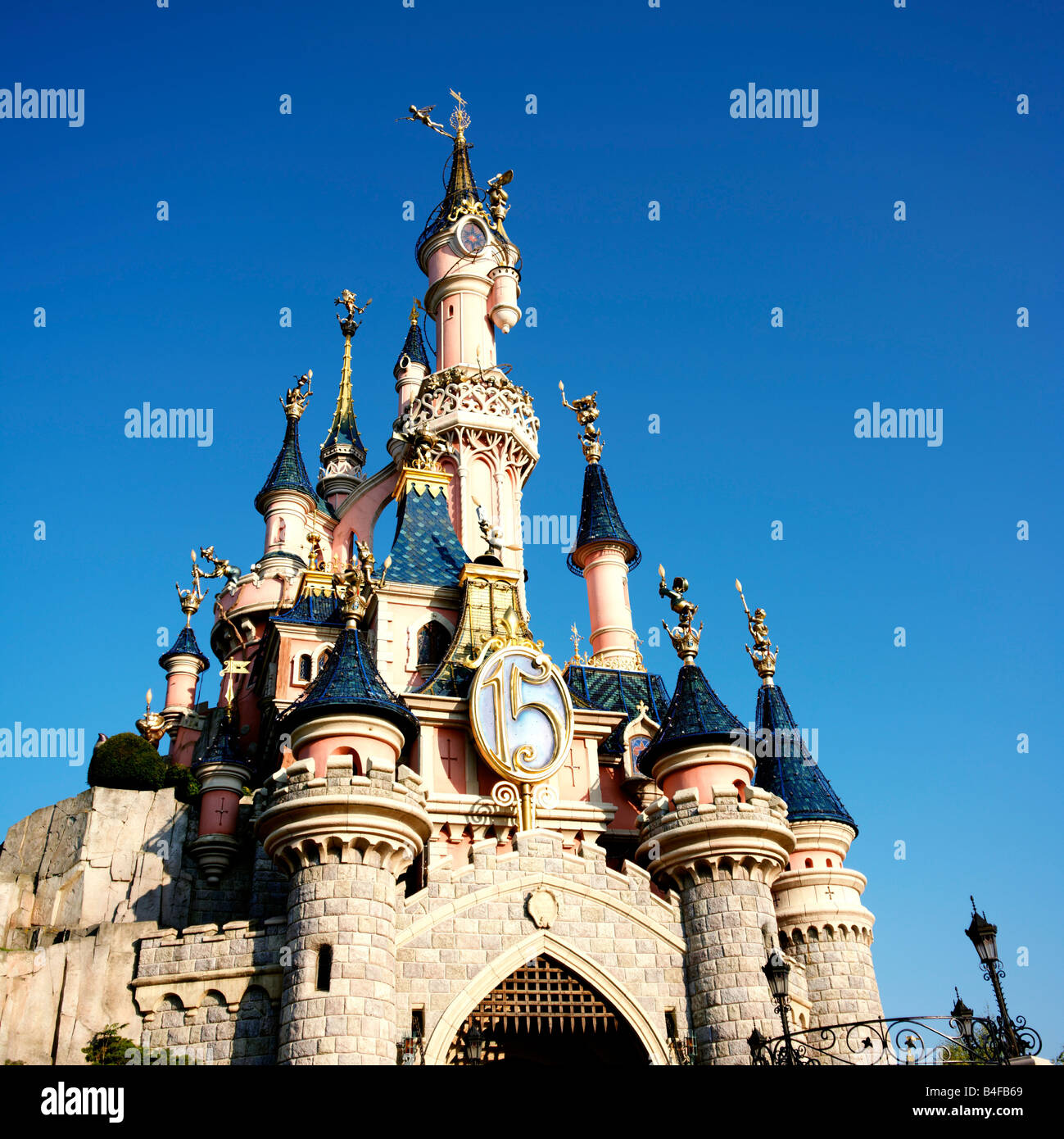 Disneyland Resort Paris 2008 15 anniversary Castle Stock Photo - Alamy