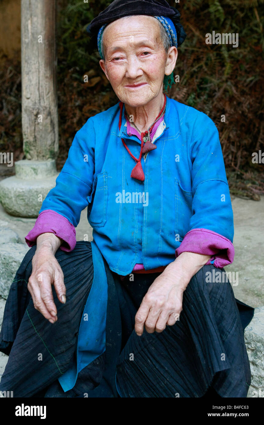 White Hmong tribeswoman at the village of Pho Bang, Sung La, Vietnam ...