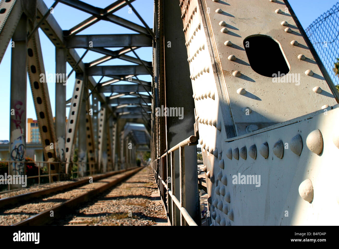 Building railroad bridge hi-res stock photography and images - Alamy