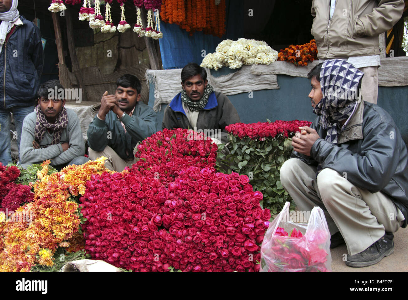 FLOWER VENDORS IN DELHI INDIA Stock Photo - Alamy