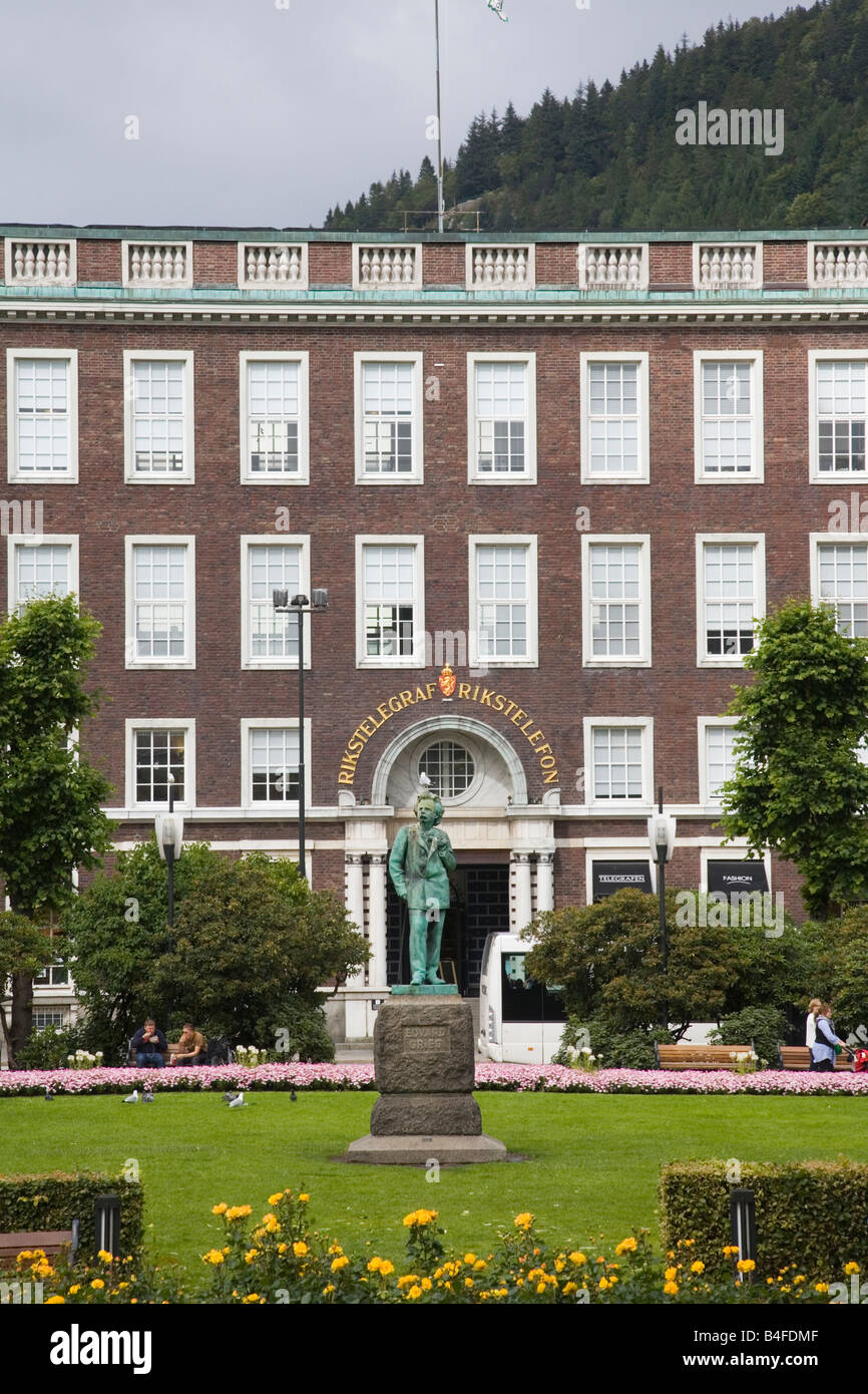 Norway Bergen Grieg Statue High Resolution Stock Photography and Images ...