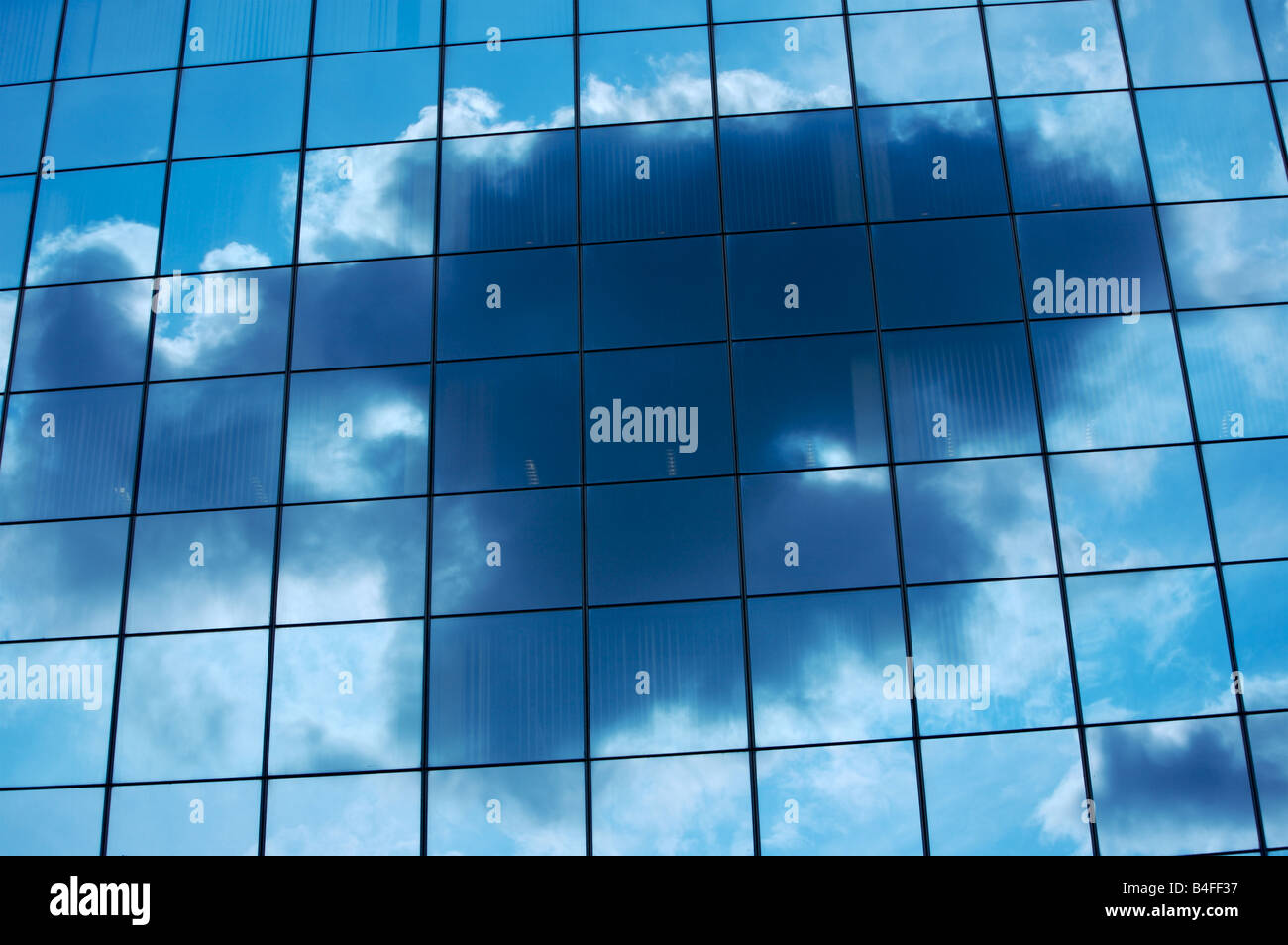 Sunlight reflected in windows hi-res stock photography and images - Alamy