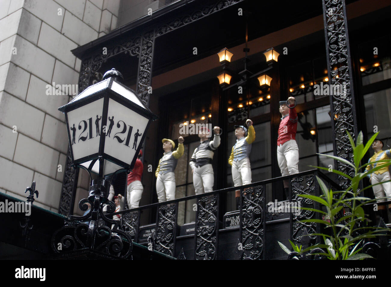 21 club new york hi-res stock photography and images - Alamy