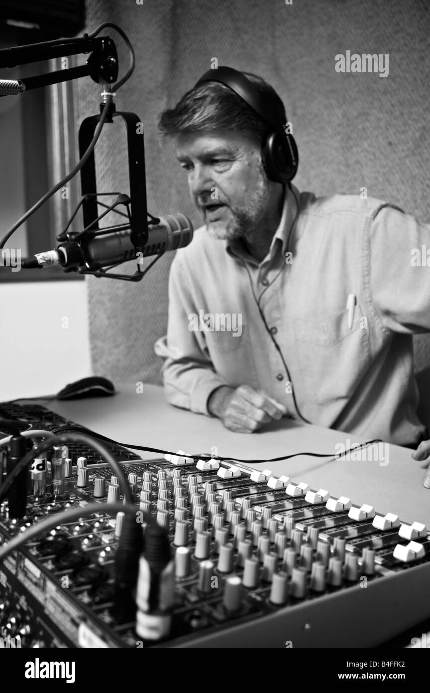 Khol hi-res stock photography and images - Alamy