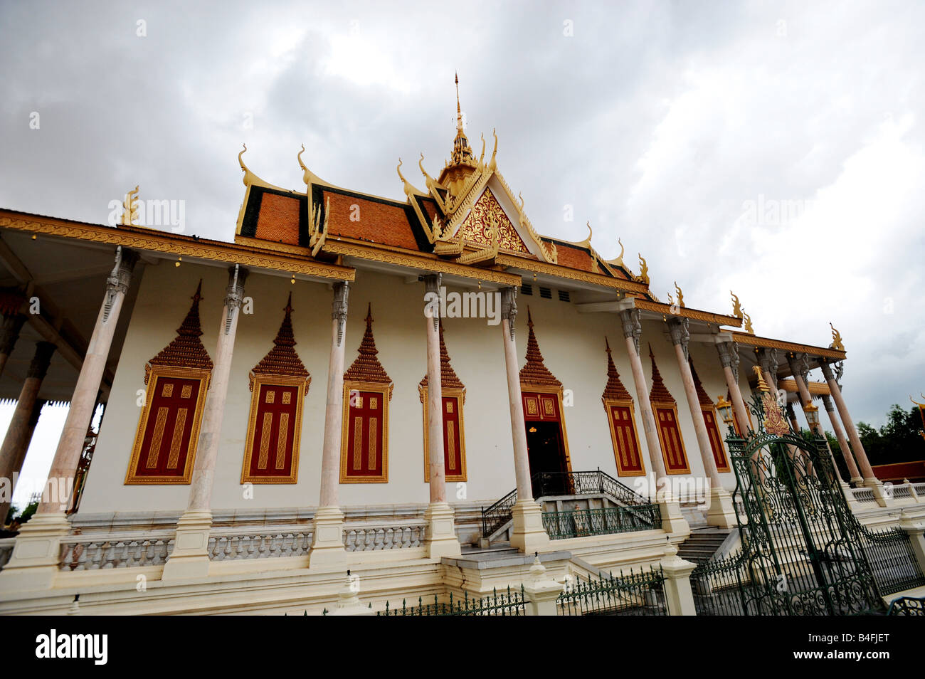 Silver pagoda complex hi-res stock photography and images - Alamy