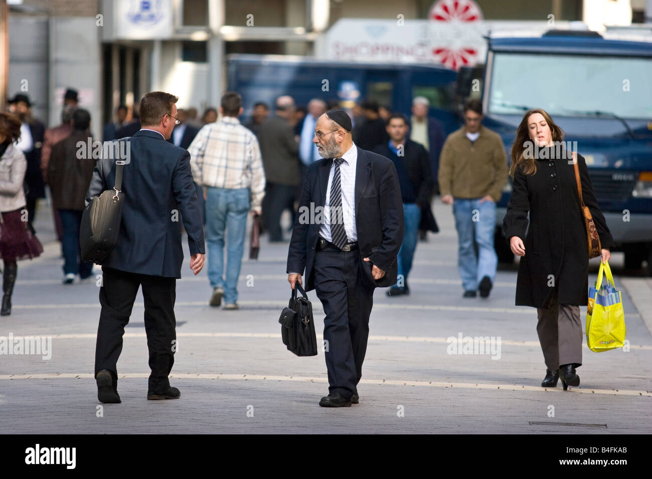 Orthodox Jew on Hoveniersstraat Diamond district in Antwerp, Belgium ...
