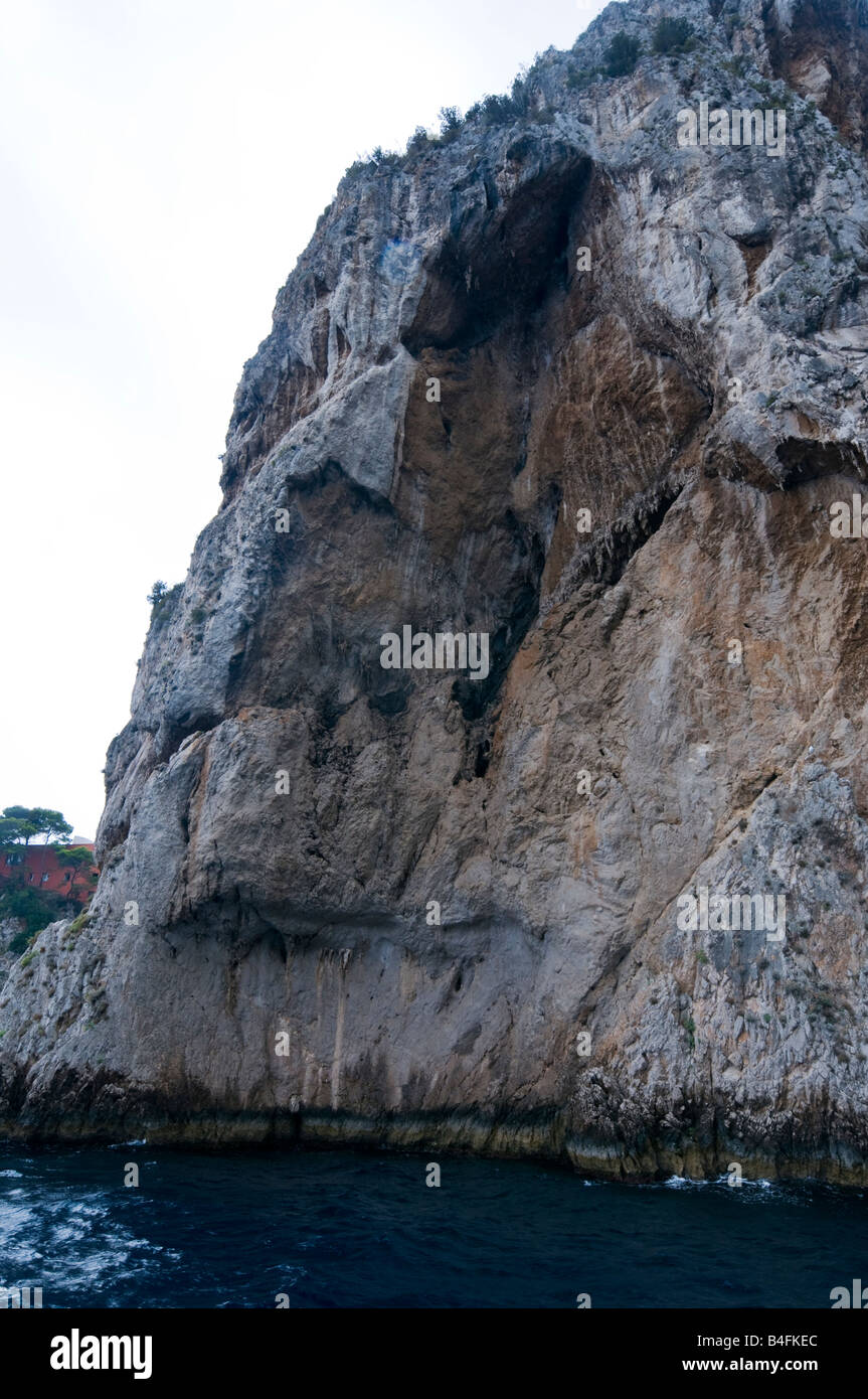 Limestone cliff along the coast of Captri, Italy Stock Photo - Alamy