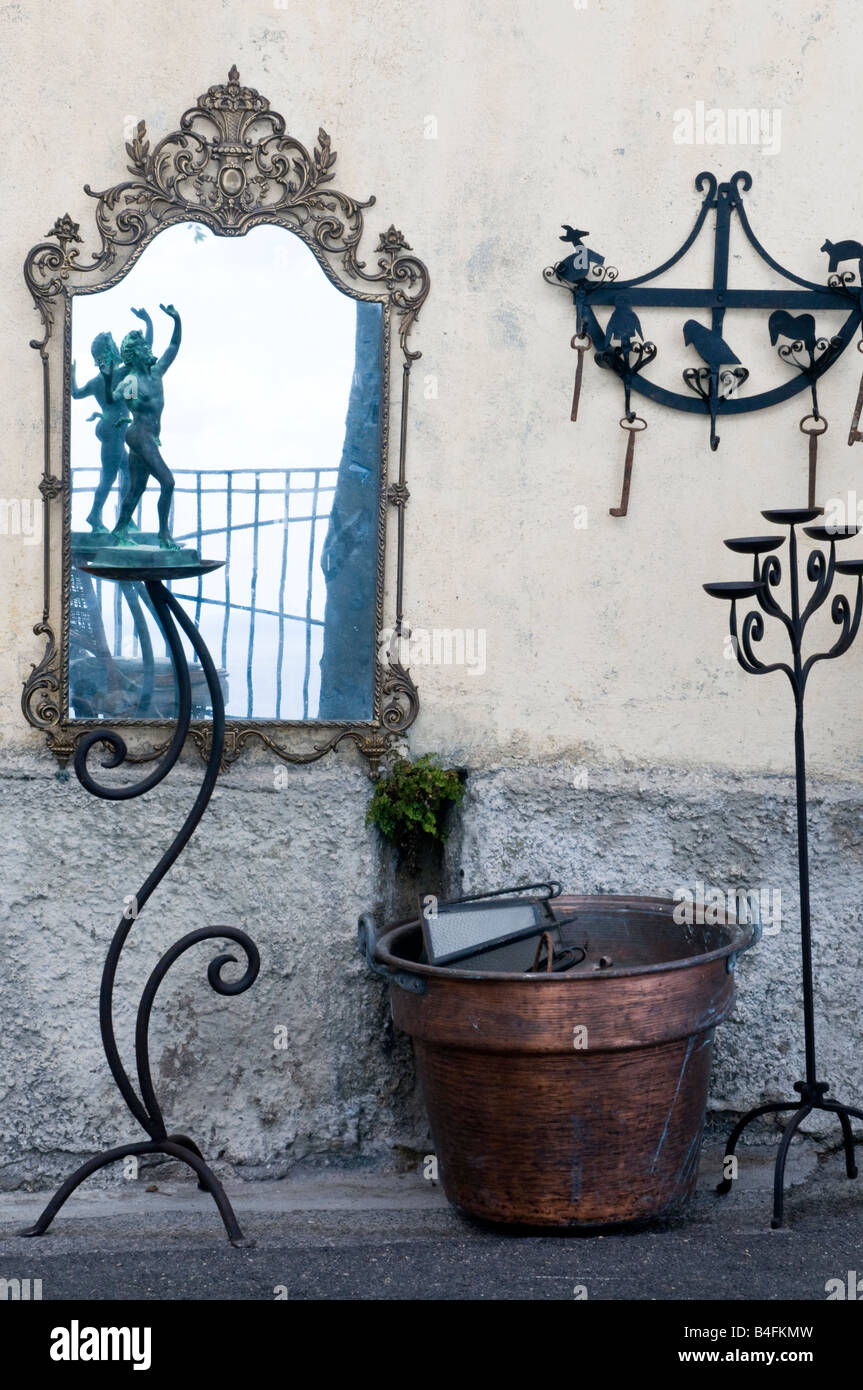 Italian antiques hi-res stock photography and images - Alamy