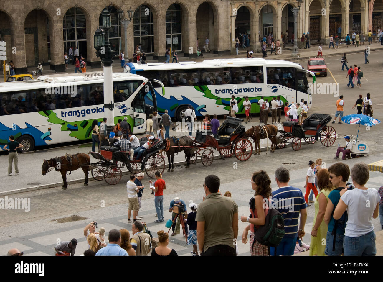Cuba bus hi-res stock photography and images - Alamy