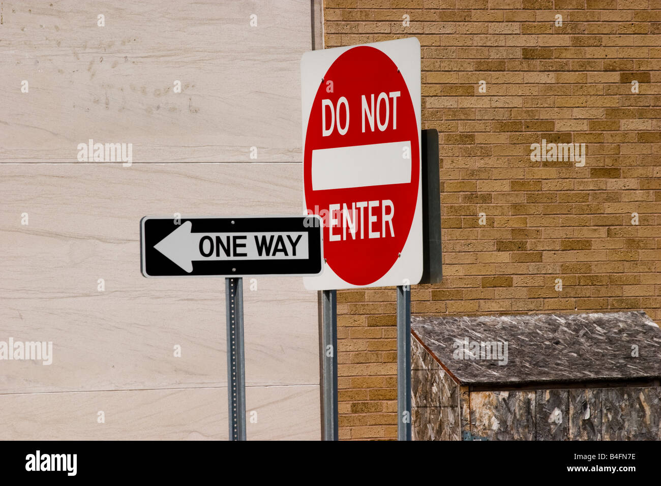 One Way and Do Not Enter traffic signs near each other Stock Photo - Alamy