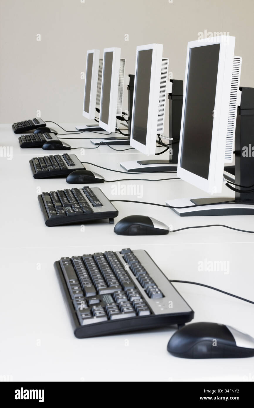 White screens hi-res stock photography and images - Alamy