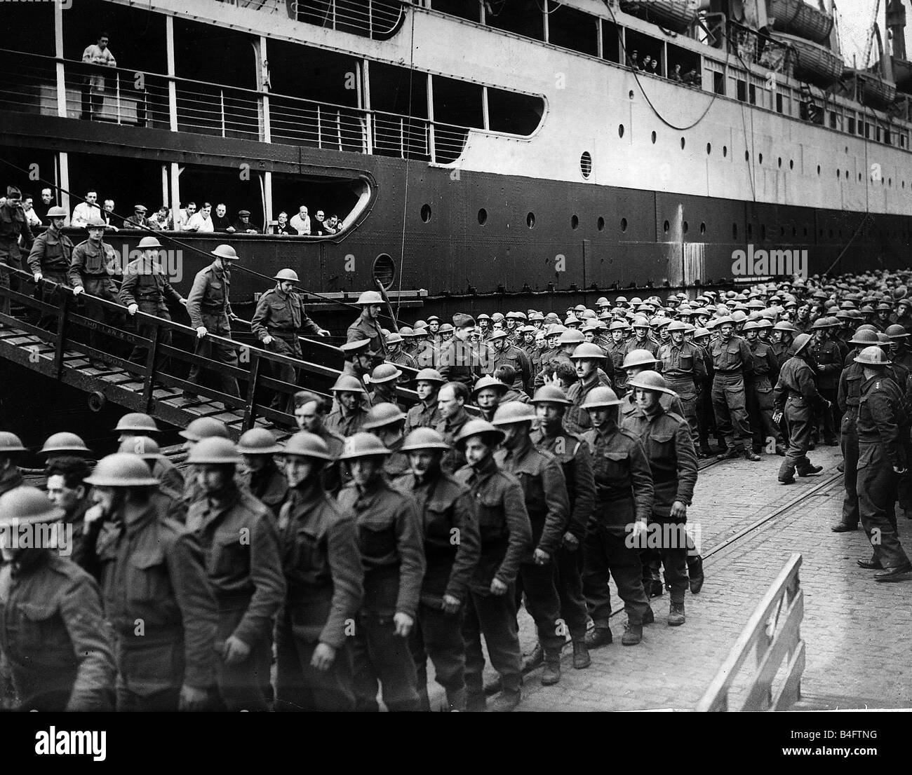Ship transport ww2 hi-res stock photography and images - Alamy