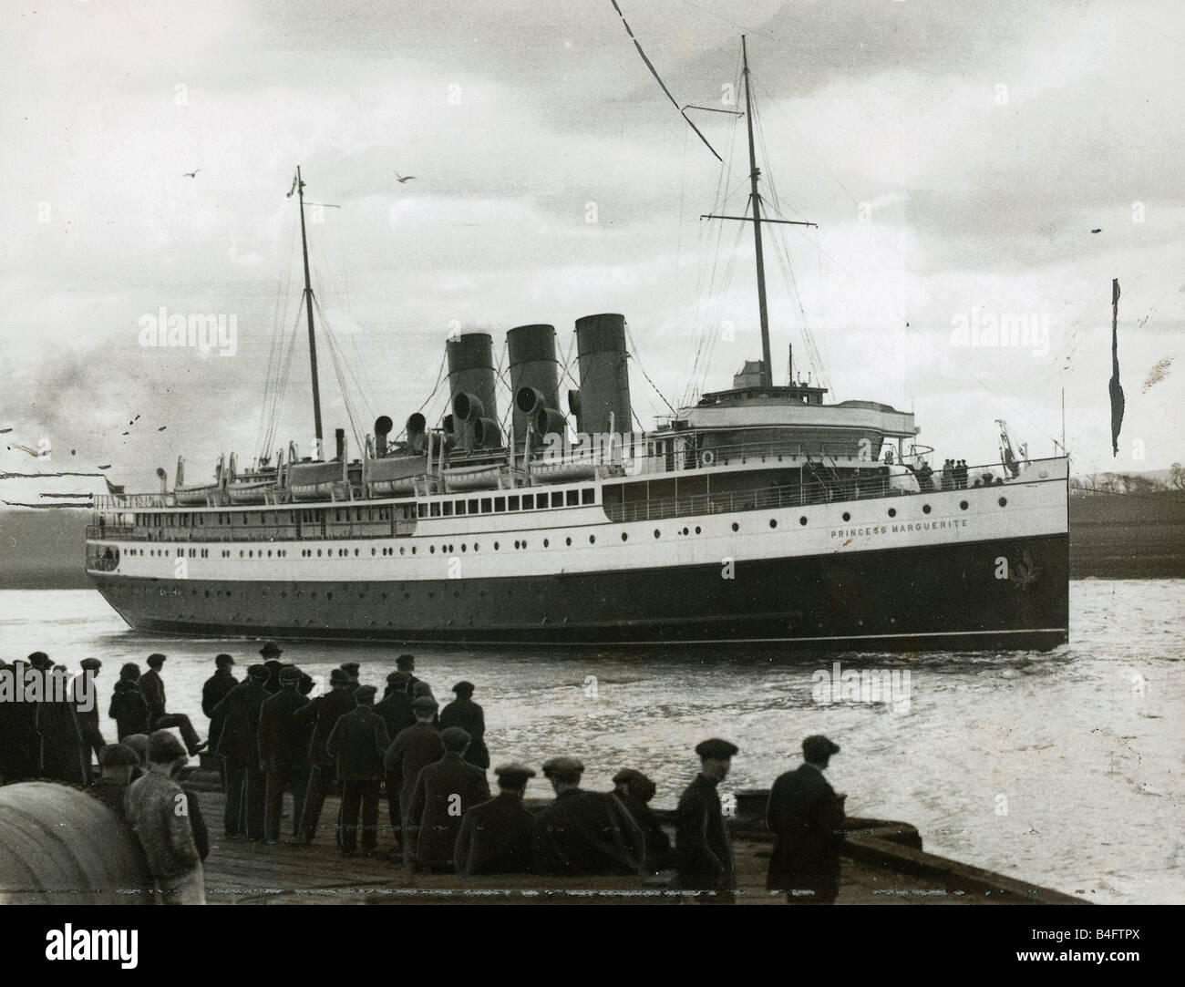 Coastal steamer ship Princess Marguerite leaving Clydebank on the River ...