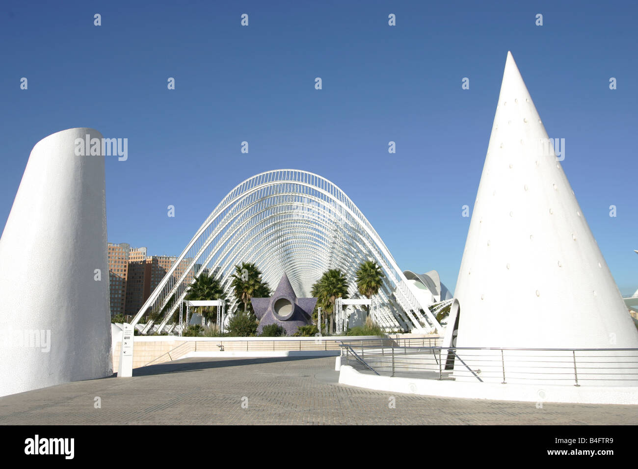 L'Umbracle. Part of the City of Arts and Sciences (Ciudad de las Artes ...